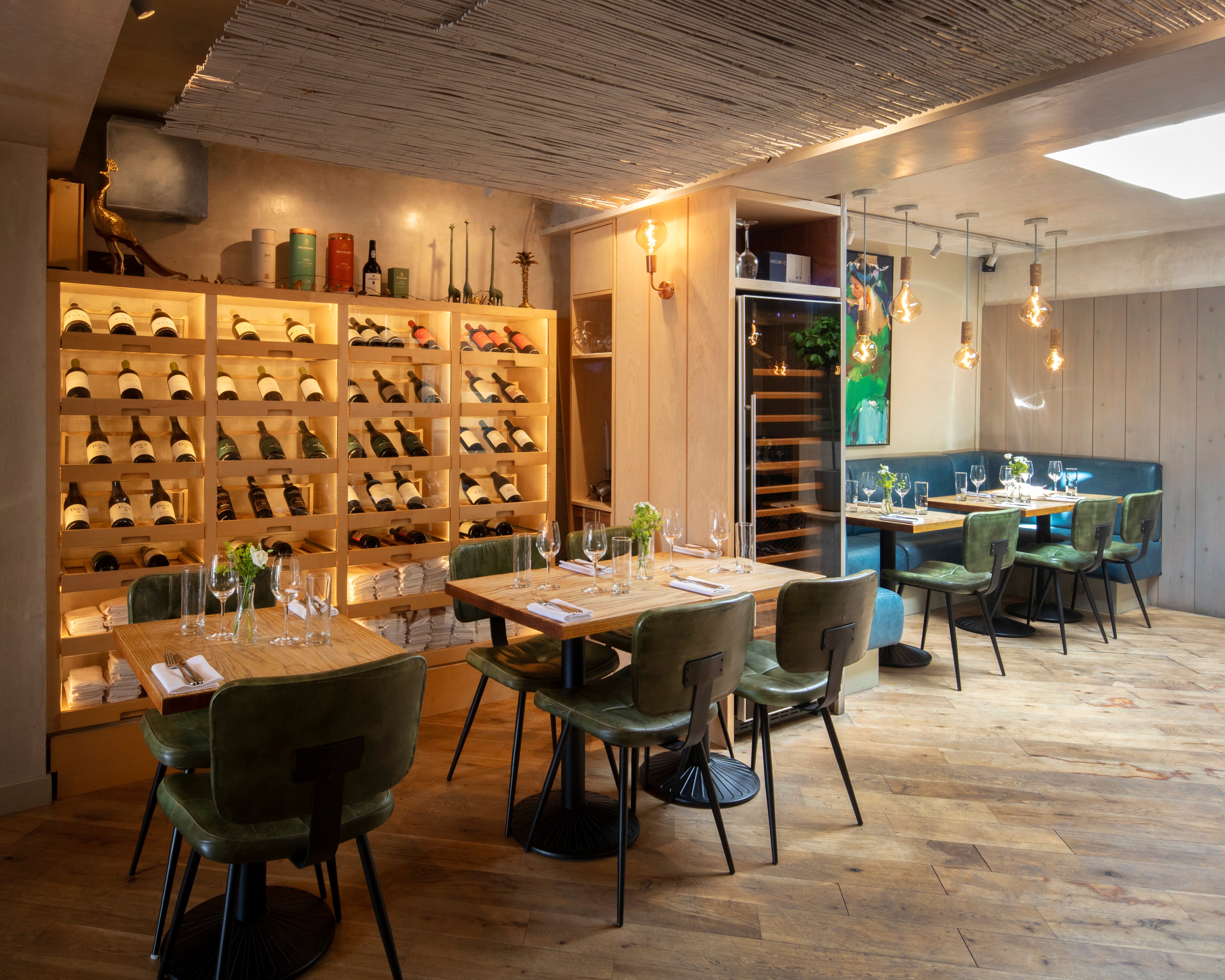 Volta do Mar – Coravin Glass Rating 1 | Restaurant