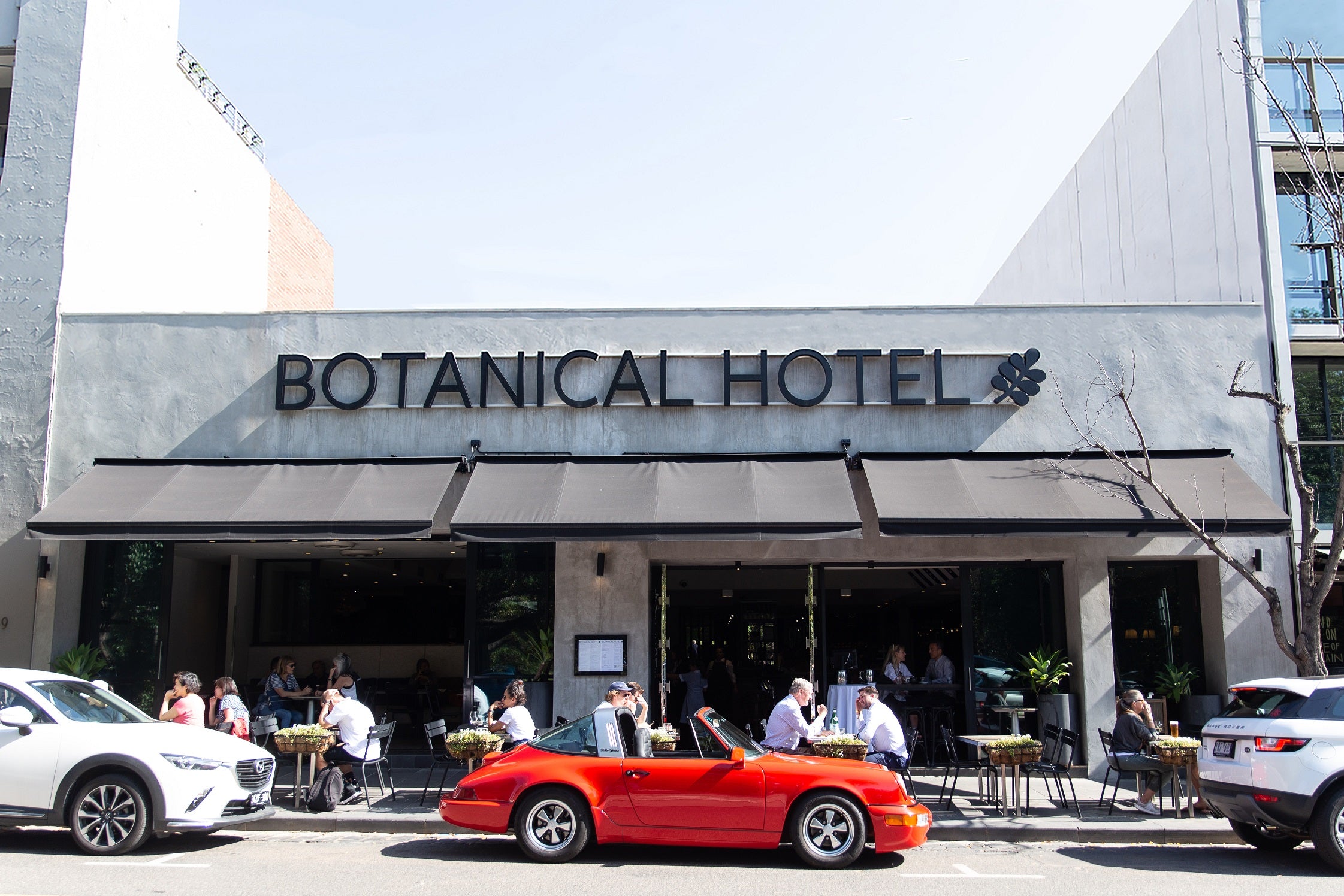 Botanical Hotel – Coravin Glass Rating 1 | Wine Bar